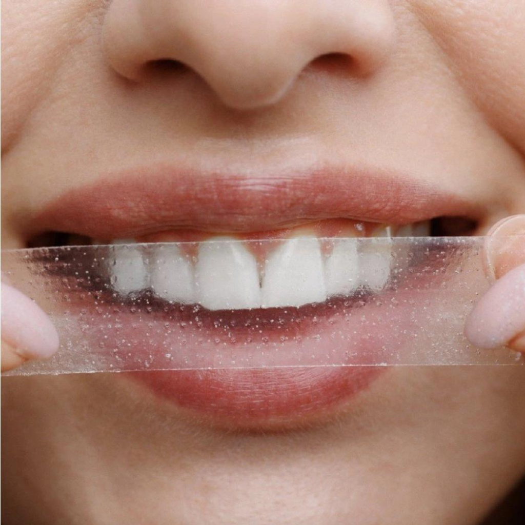 Tipy na udržení bělejších zubů pro milovníky kávy a čaje - hello coco